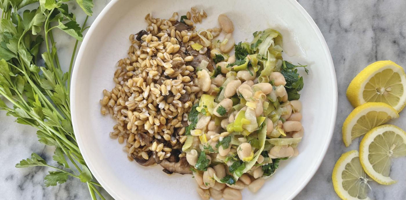 Herby Barley and Cannellini Bowl with Leeks and Mushrooms - OLDWAYS ...